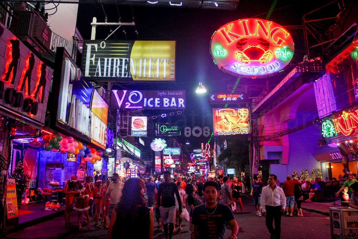A Guide to Pattaya Walking Street Nightlife - Millennial Duo® | Keerthi ...